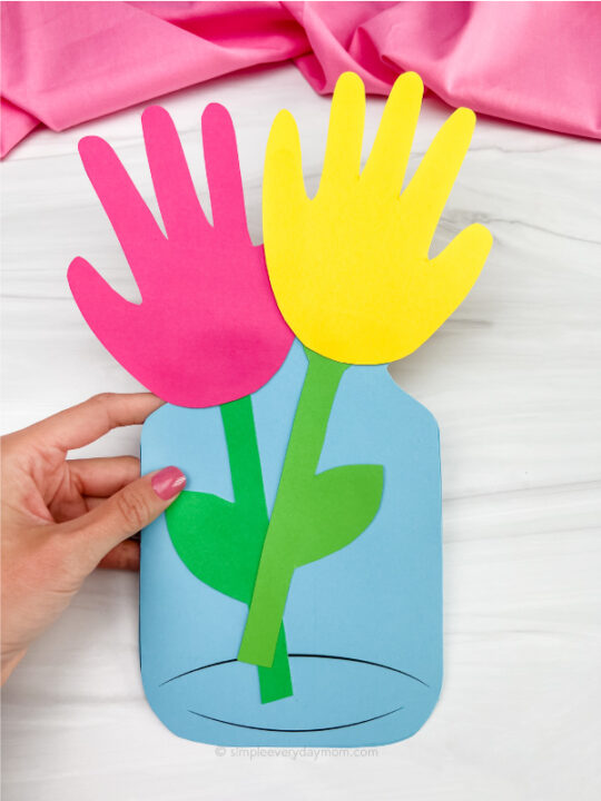 Flower Handprint Card Craft For Kids [Free Template]