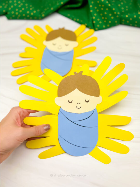 10+ Baby Jesus Crafts for Kids That Share the True Story of Christmas